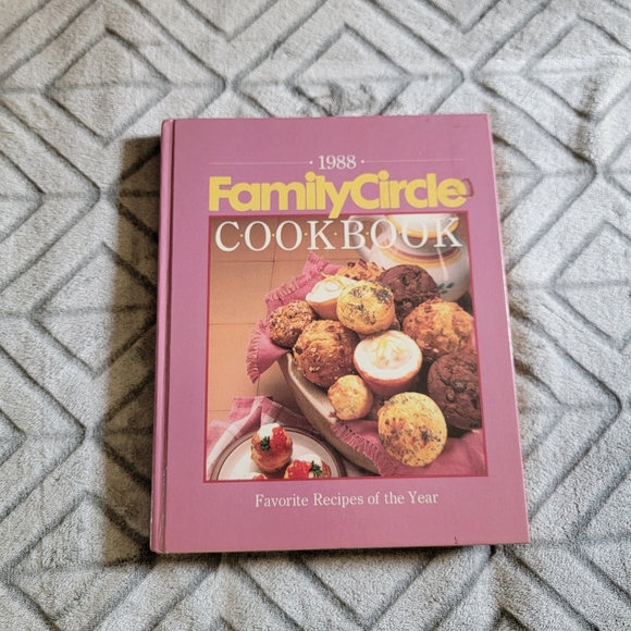 Family Circle | Kitchen | Vintage Family Circle Cookbook 988 Hardcover Recipes Of The Year 8s ...